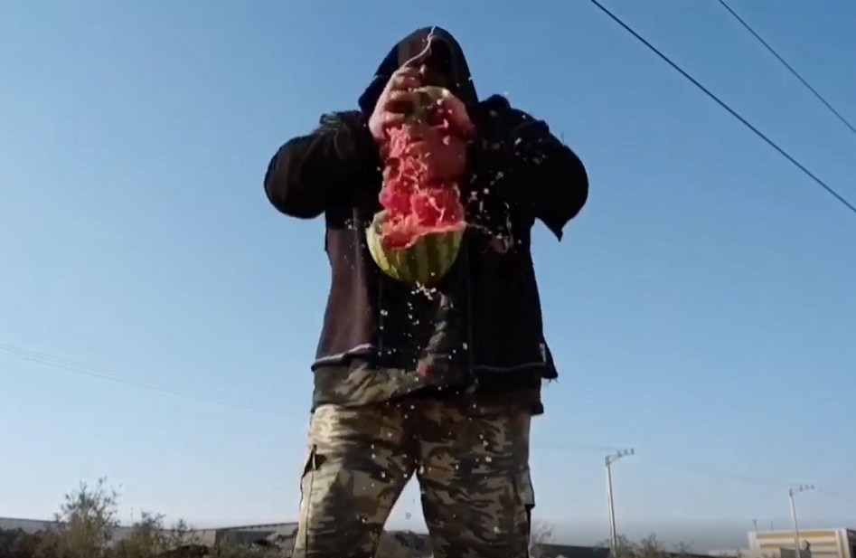 VIDEO Iranski Hulk pokazao koliko je snažan, rukama savija okasti ključ ...